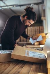 Parcel Note Photos - Download 993 Free Images - Noun Project