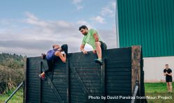 Participants in obstacle course climbing wall - Free Photo (412loO ...